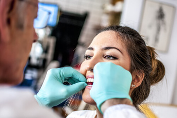 Craze Lines Vs Cracked Tooth | St Leonards Green Dental